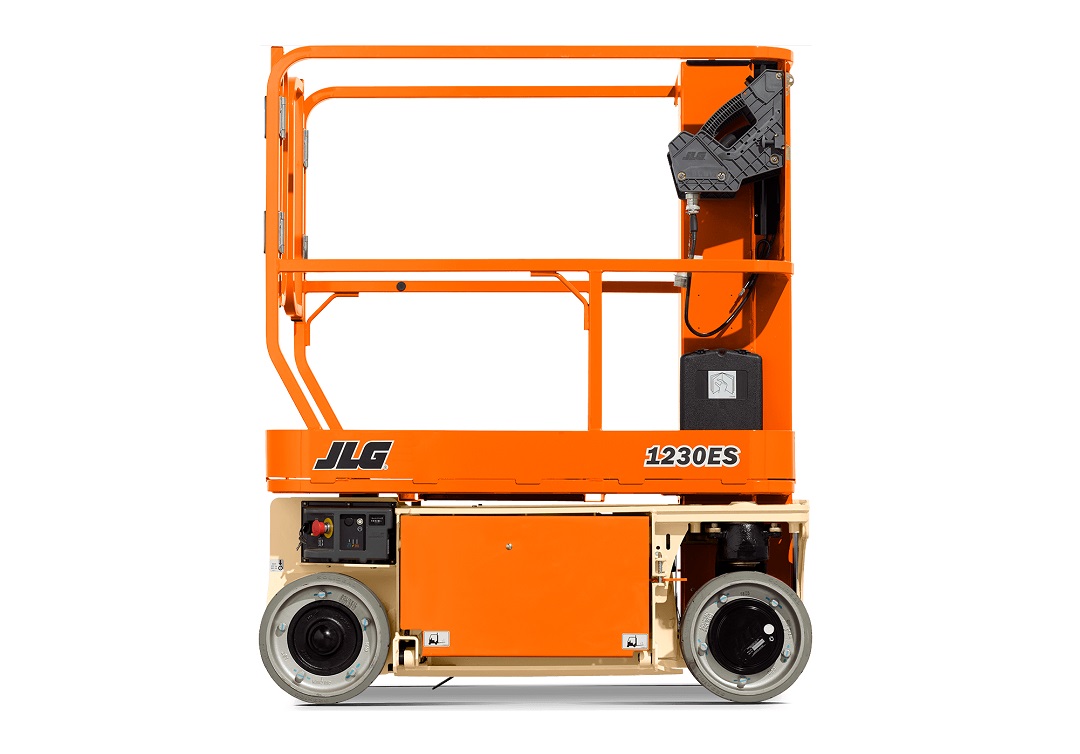 Søjlelift - JLG 1230 ES - kan lejes hos Finn inn i Varde